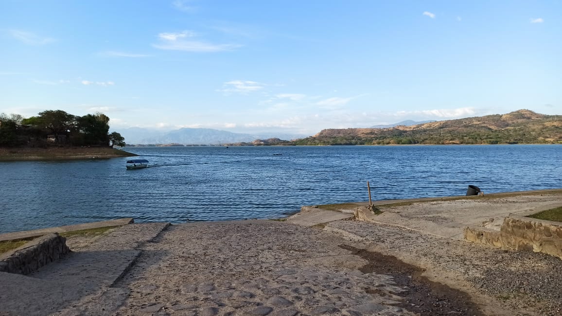 Disfruta de diferentes recorridos en lancha en el Lago de Suchitlán