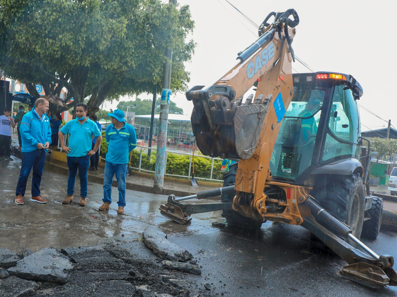 DOM inicia obras de rehabilitación de las calles de San Cristóbal, Cuscatlán