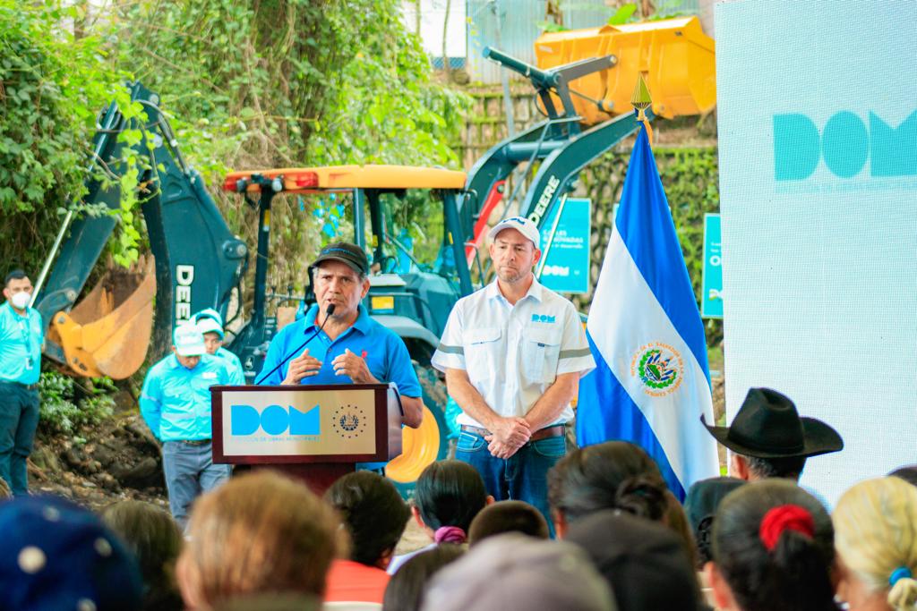 DOM beneficiará a más de 350 familias con los trabajos de recuperación vial en San Antonio del ...